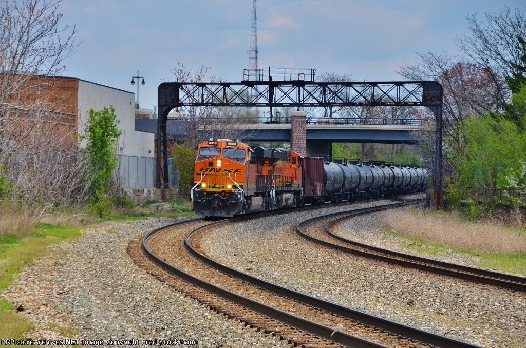 BNSF 8058 leads K055.